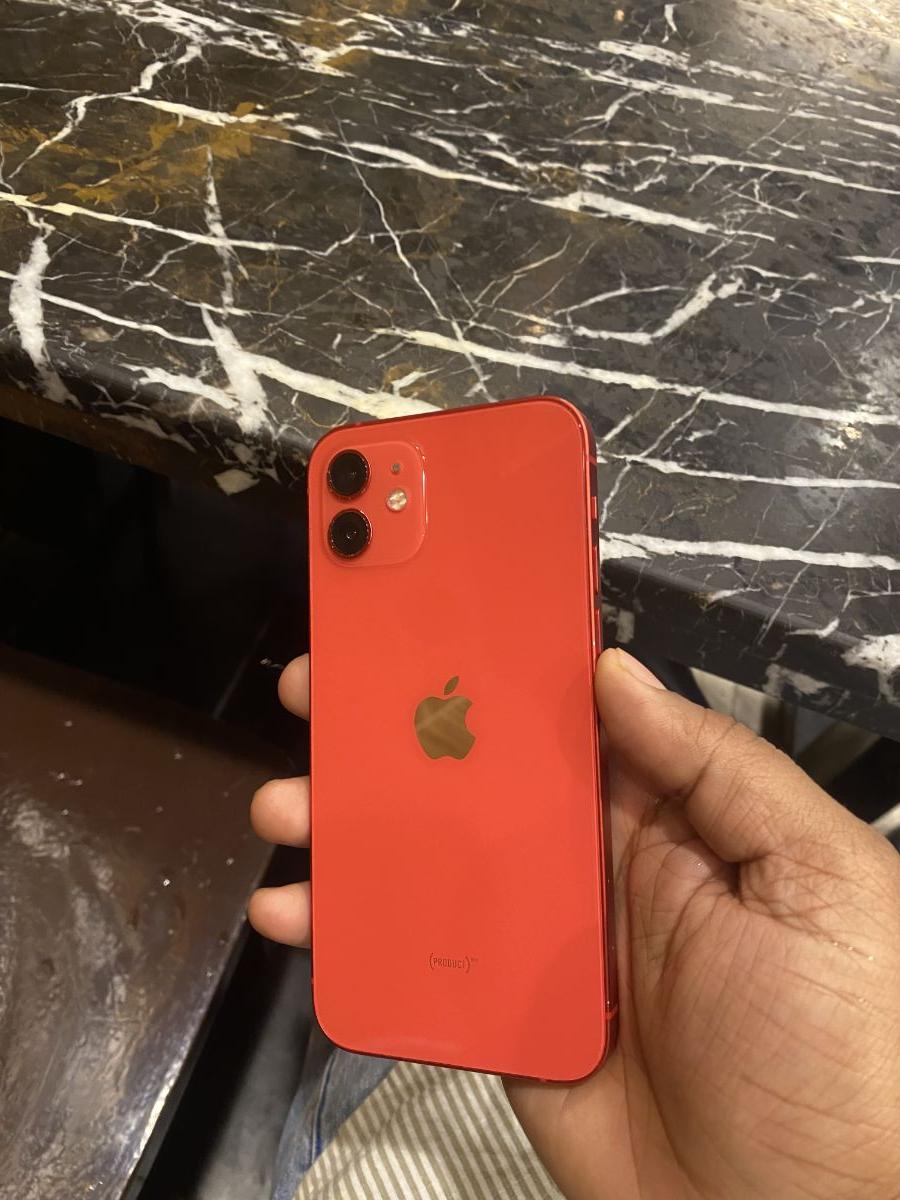 Iphone 12 (battery 80) | Items | Qatar Living Classifieds