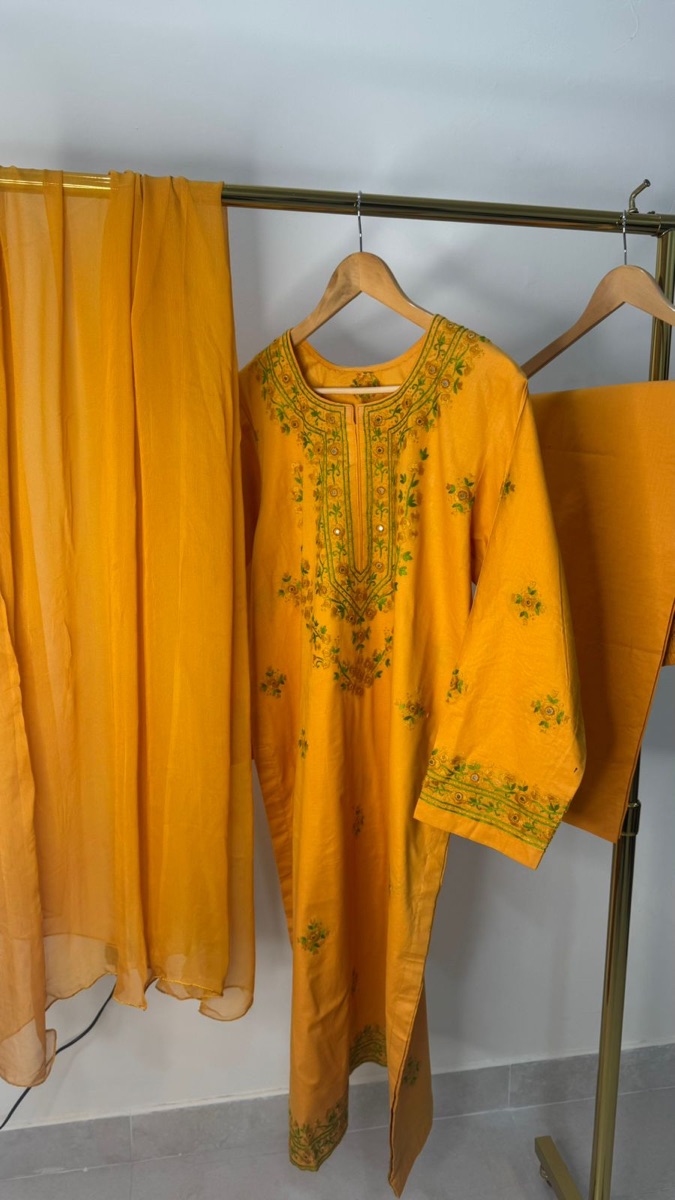 Pakistani hand embroidery clot | Items | Qatar Living Classifieds