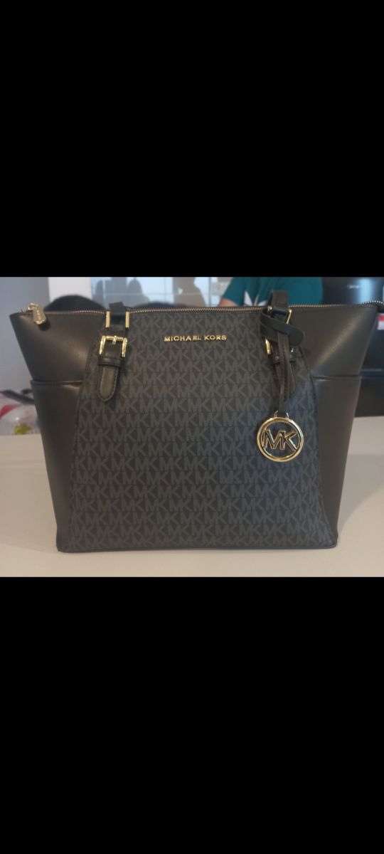 Michael Kors Tote Bag clone | Items | Qatar Living Classifieds