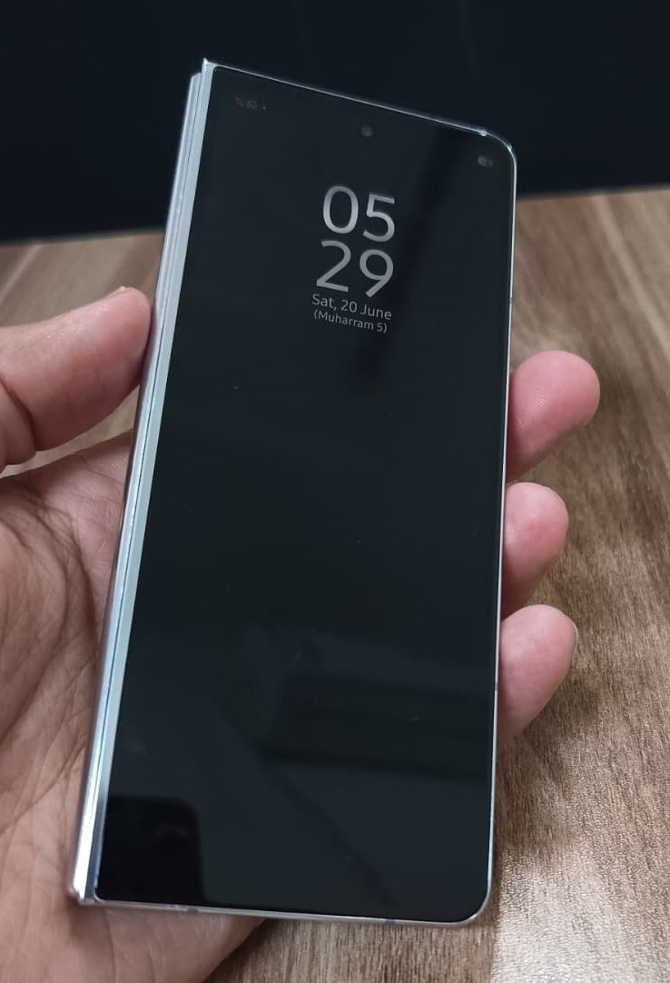 Samsung Galaxy Z Fold5 – Premium Foldable in Excellent Condi | Items ...