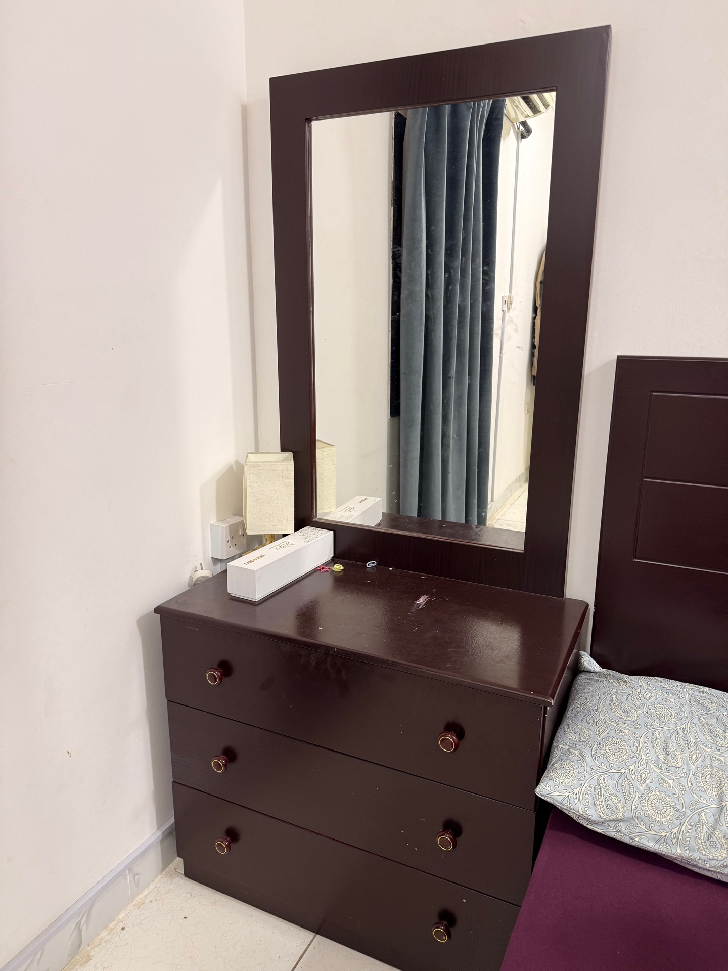 Dressing table for sale | Items | Qatar Living Classifieds | Qatar ...