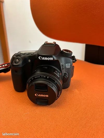 Canon 70 with 50 mm touchscreen & flip display full box | Items | Qatar ...