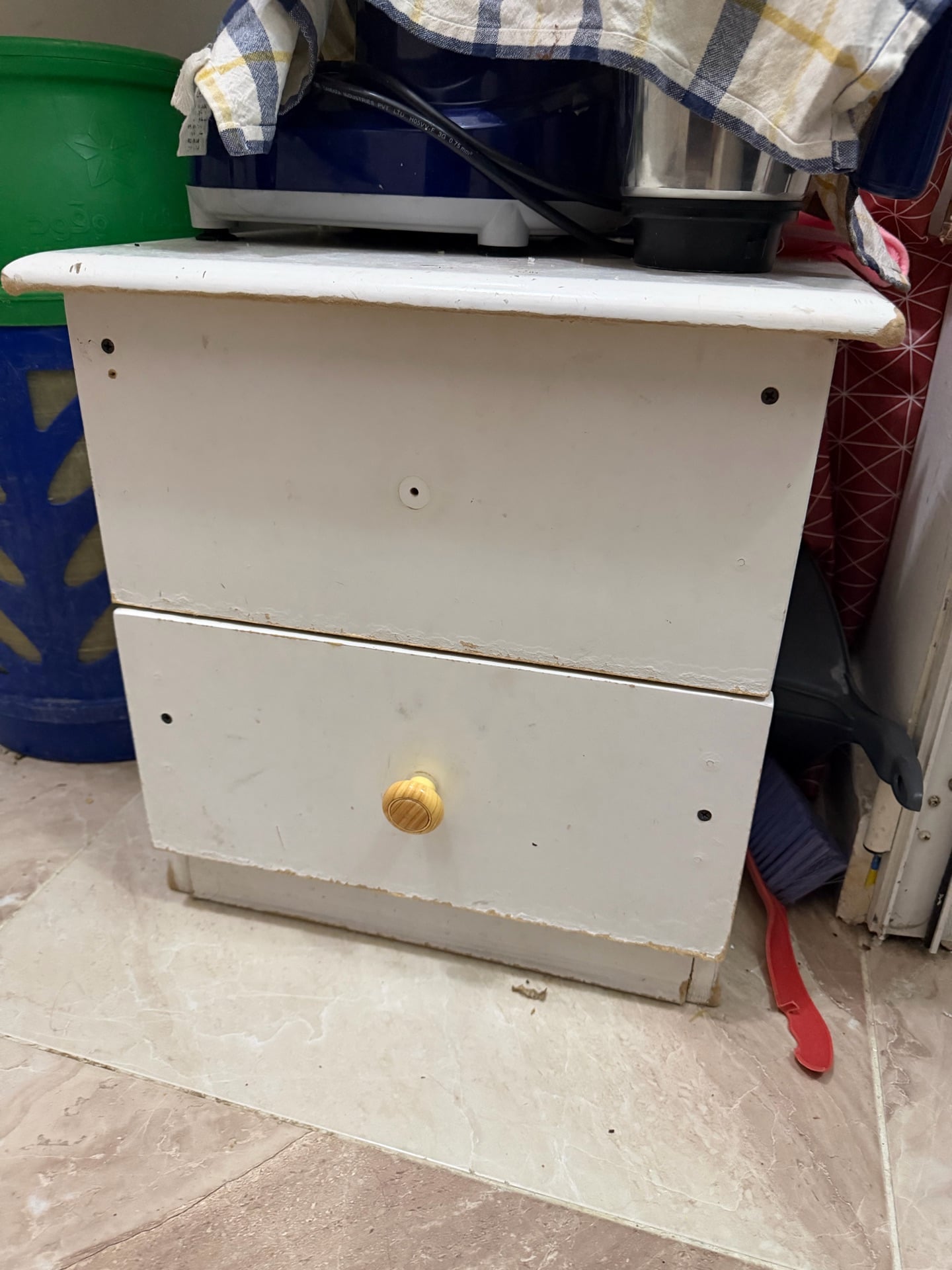 Dressing table and storage side tables for urgent sale | Items | Qatar ...