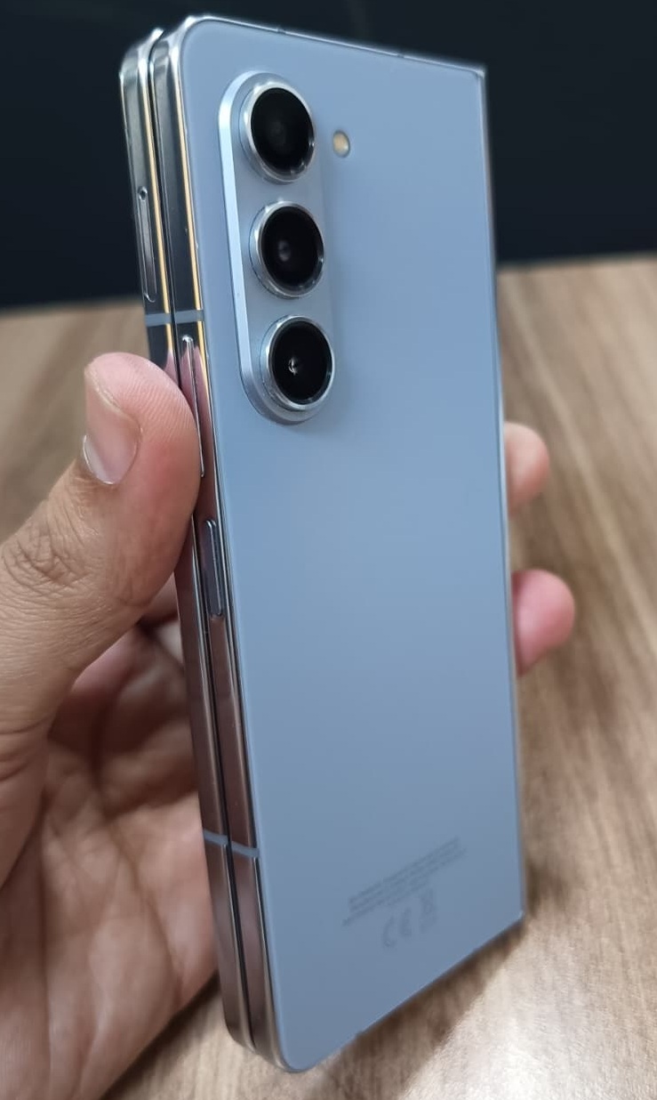 Samsung Galaxy Z Fold5 – Premium Foldable in Excellent Condi | Items ...