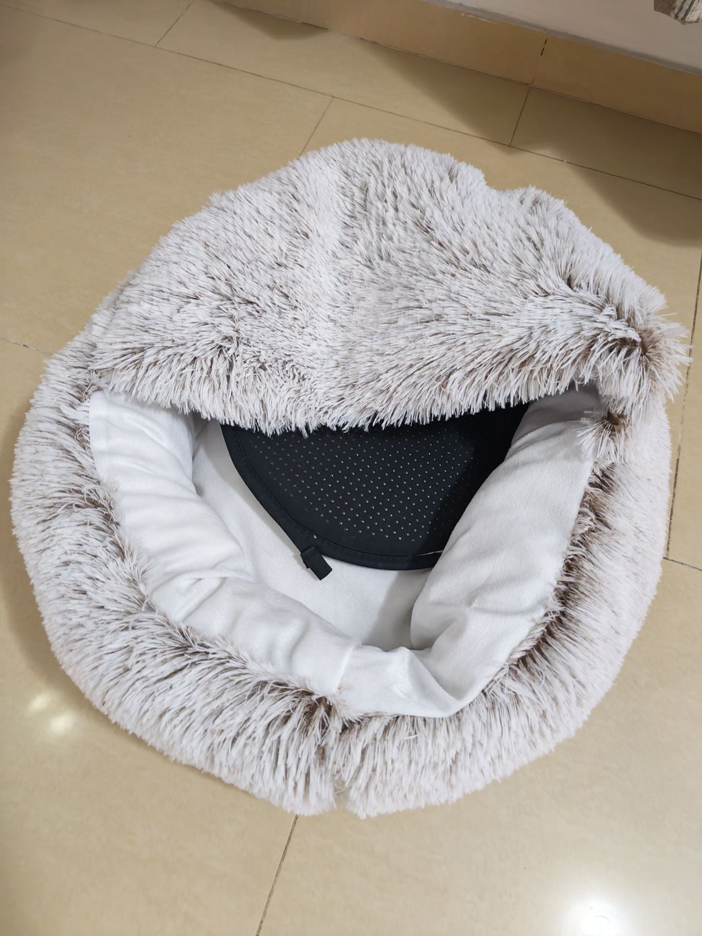 Soft Plush Cat/Dog Donut Cave Bed | Items | Qatar Living Classifieds ...