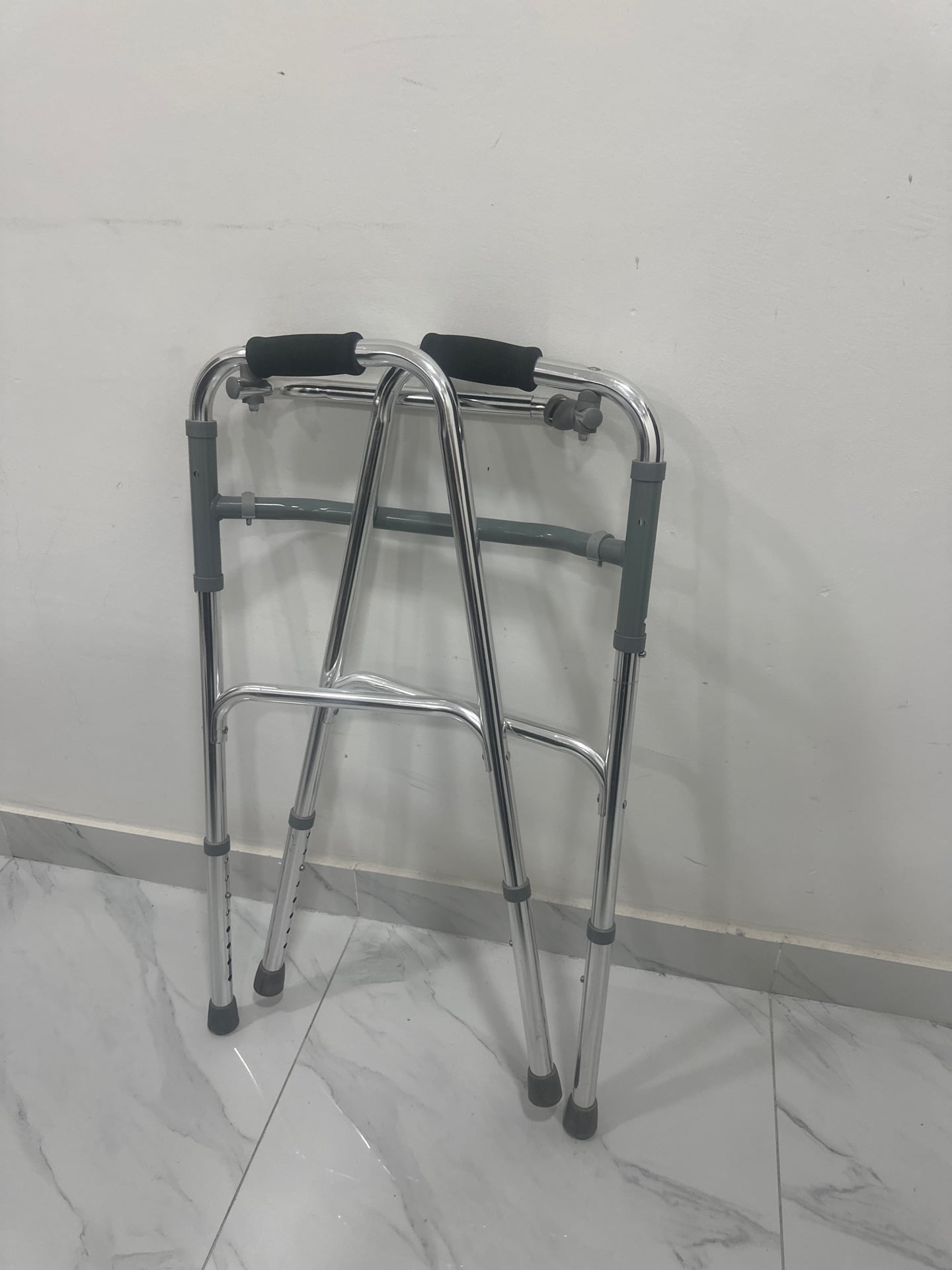 Walker | Items | Qatar Living Classifieds | Qatar Living Classifieds