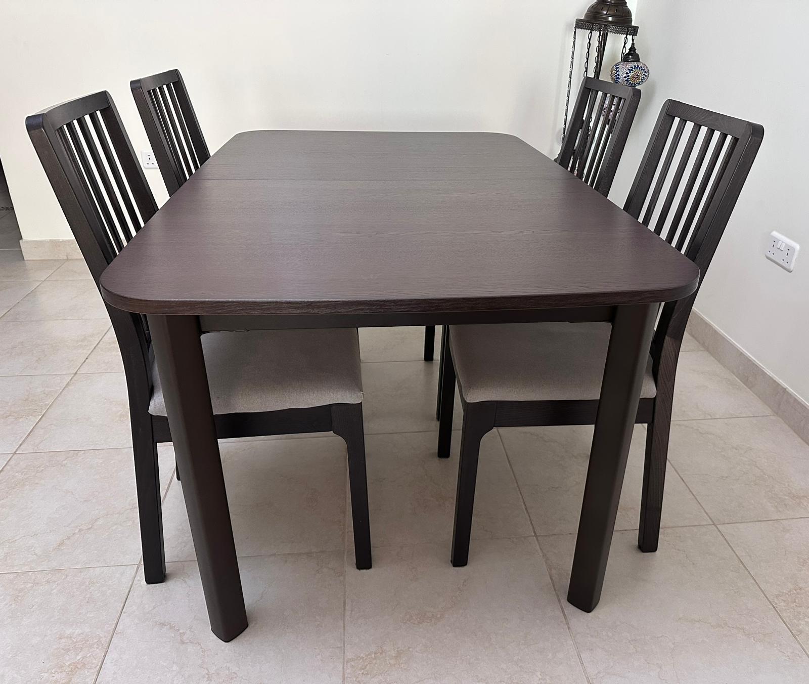 THE PEARL - Extendable table+chairs | Items | Qatar Living Classifieds ...