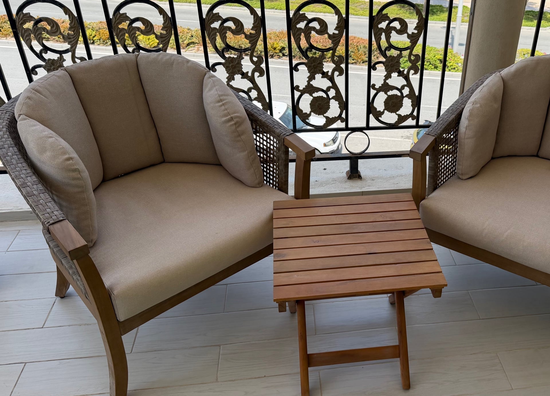 Outside Chairs and Small table | Items | Qatar Living Classifieds ...