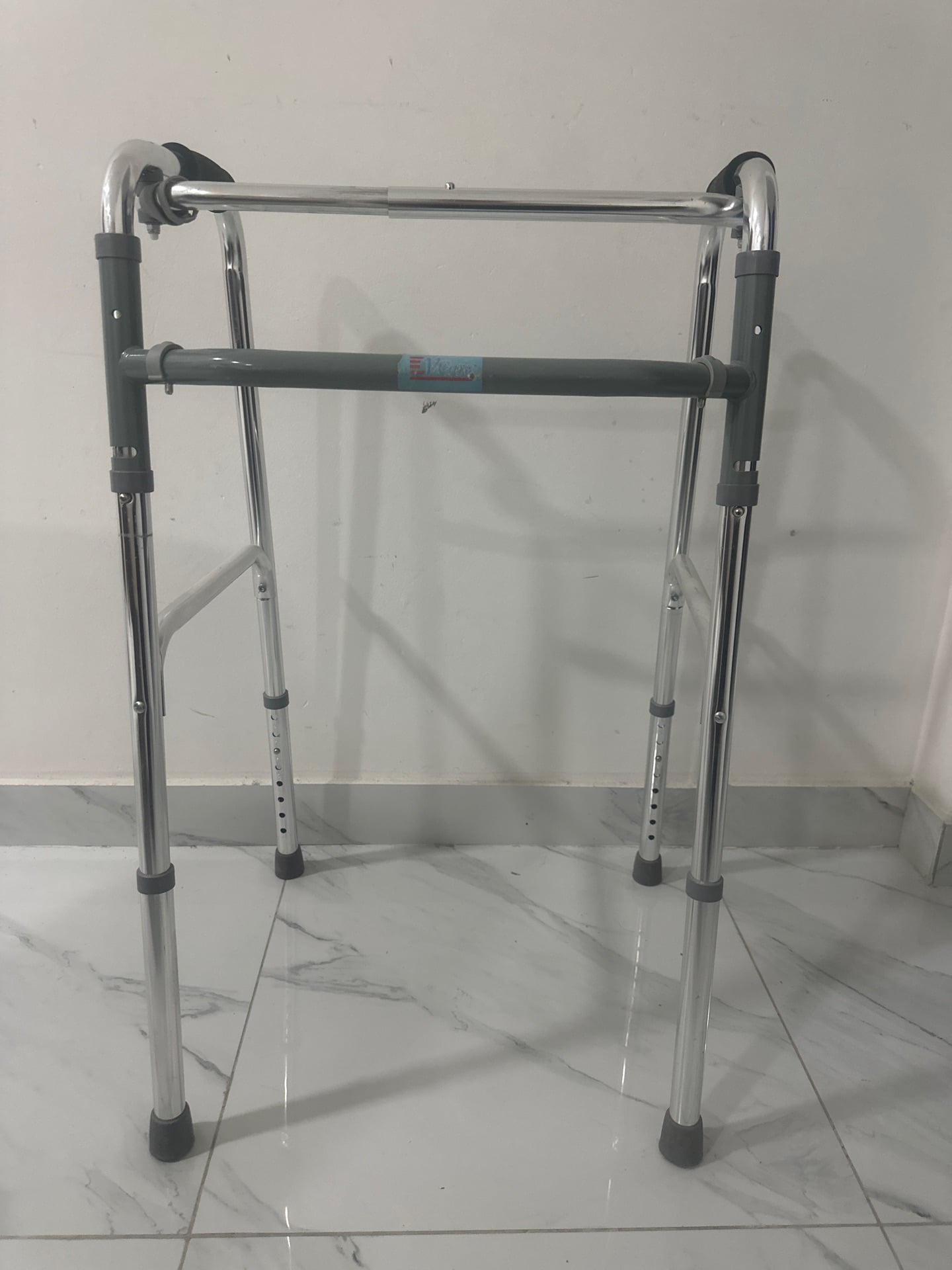 Walker | Items | Qatar Living Classifieds | Qatar Living Classifieds