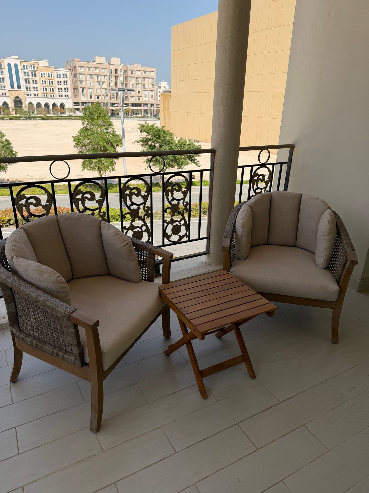 Outside Chairs and Small table | Items | Qatar Living Classifieds ...