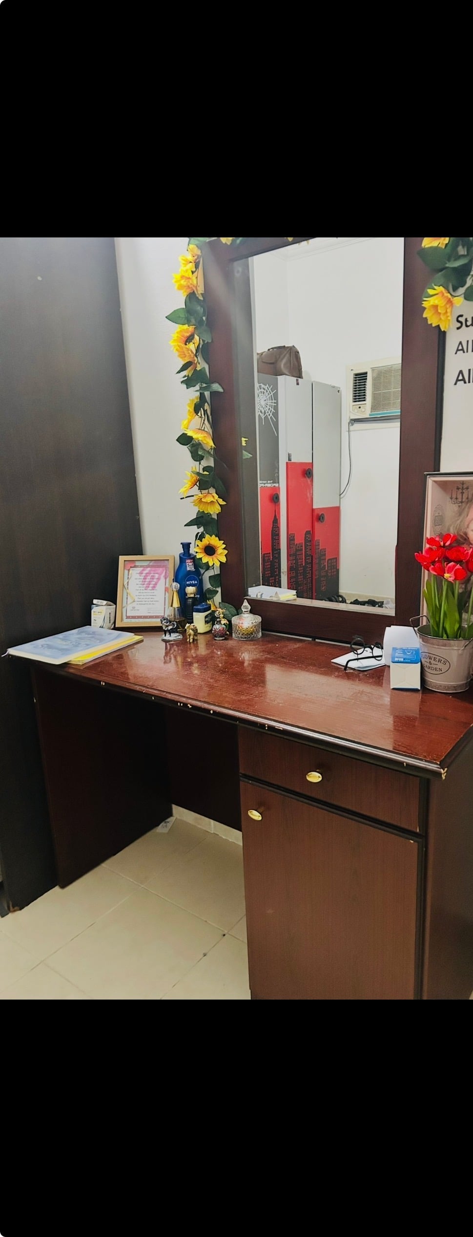 Dressing table with big mirror | Items | Qatar Living Classifieds ...