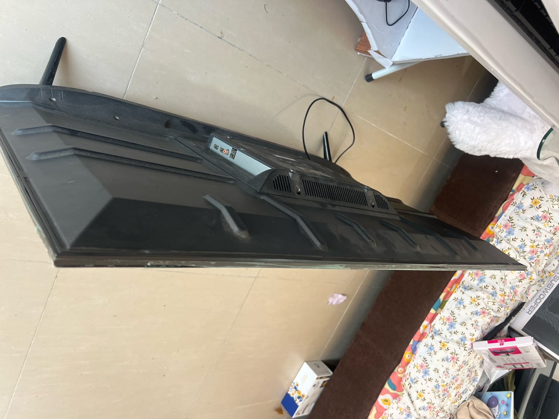 Elekta Full Hd smart TV 43” | Items | Qatar Living Classifieds | Qatar ...