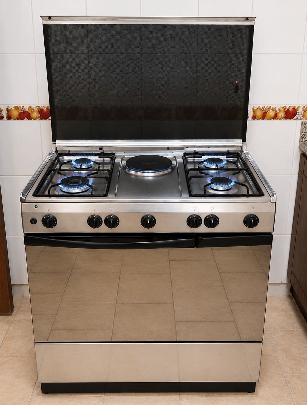 4 Burner Gas Cooker & Oven - 350 QAR with Cylinder, 200 QAR | Items ...