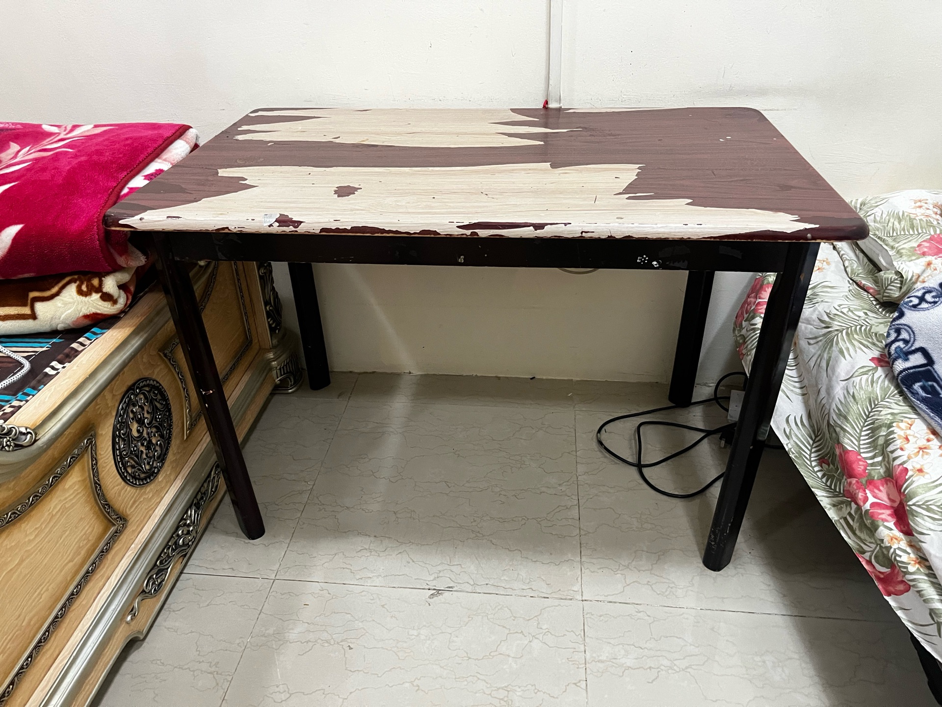 Majlis Sofa and Table (URGENT SALE) | Items | Qatar Living Classifieds ...