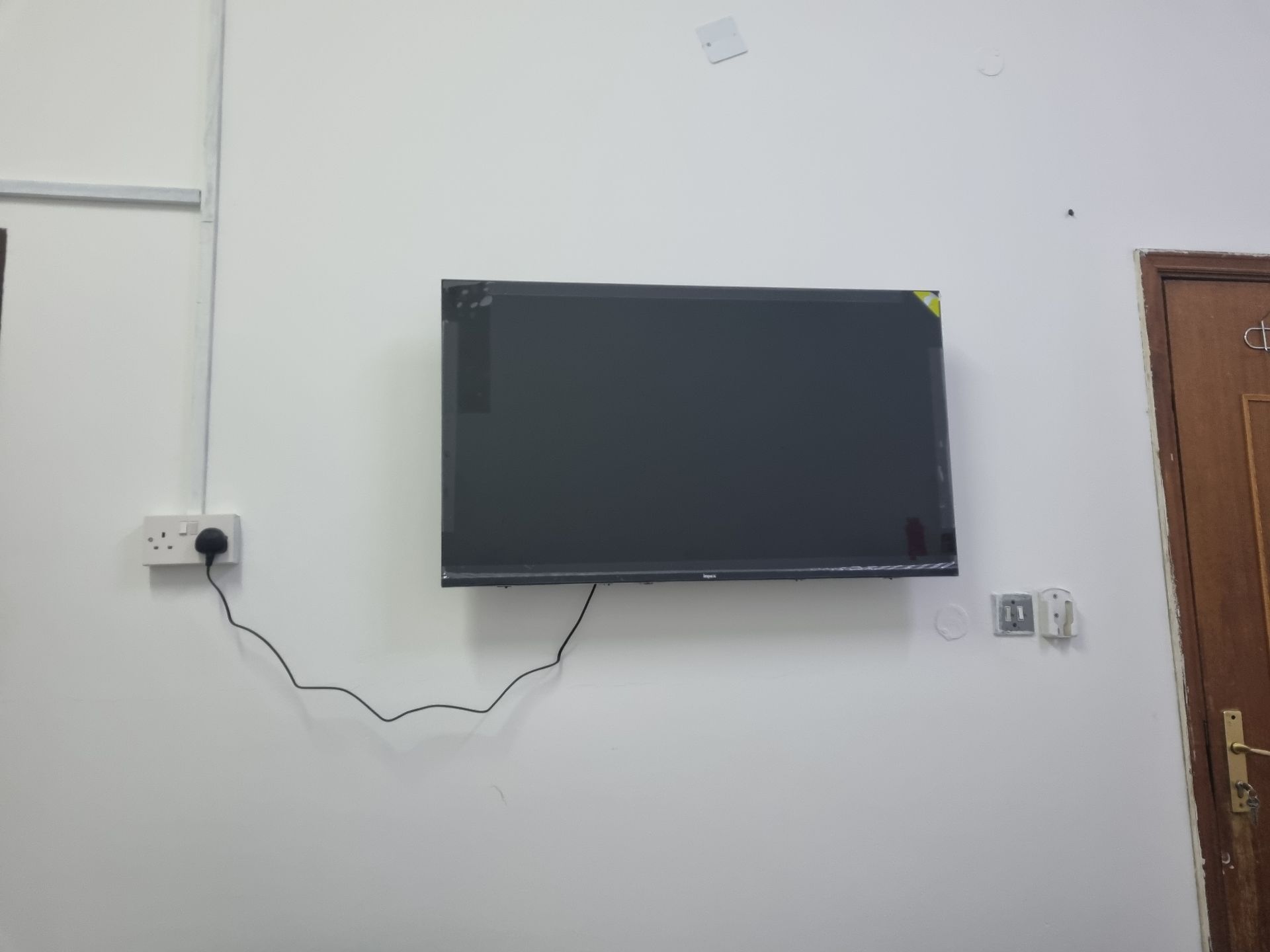 Impex 43" TV for sale | Items | Qatar Living Classifieds | Qatar Living ...