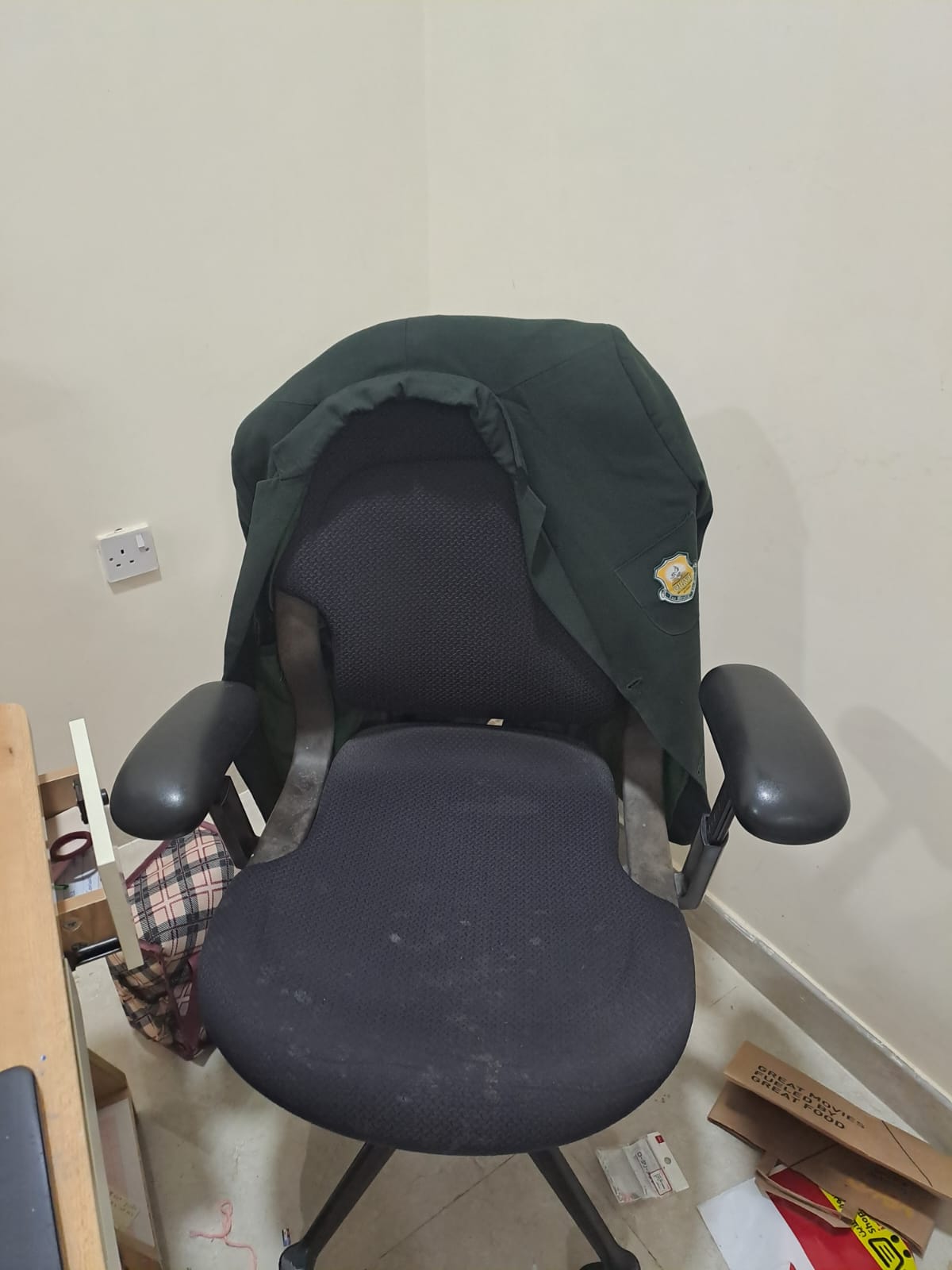 Study Table with Chair for Urgent Sale !!! | Items | Qatar Living ...