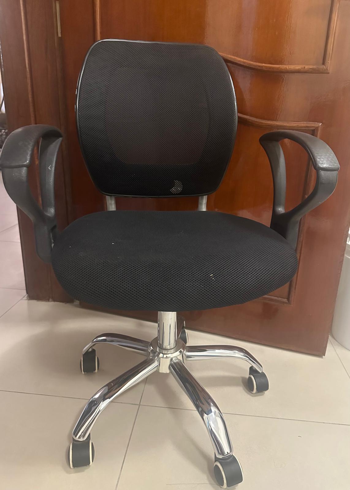 Table and Revolving Chair | Items | Qatar Living Classifieds | Qatar ...